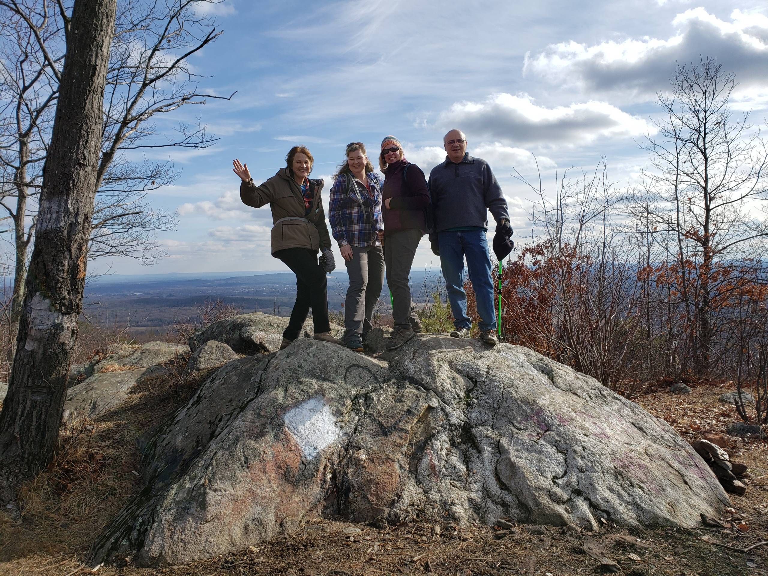 Western Mass Hilltown HikersHike the HilltownsAbout Group and Flash Hikes